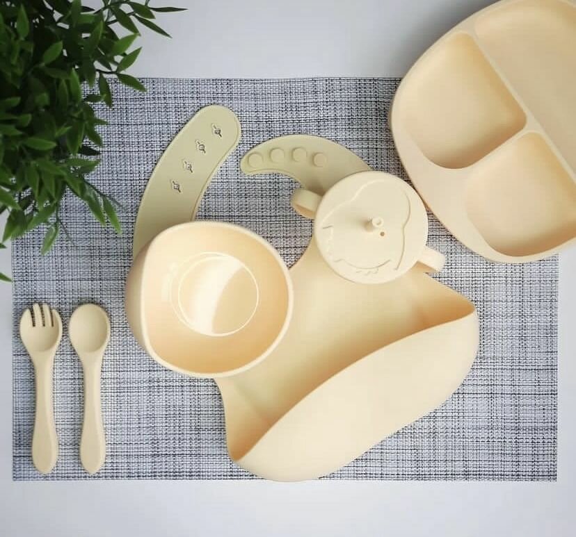 Набор детской посуды на присосках из пищевого силикона