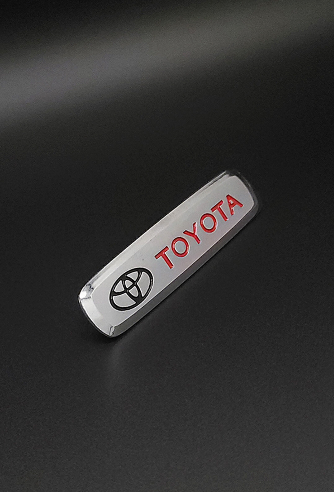 Шильдик (логотип) Toyota металлический для автоковриков