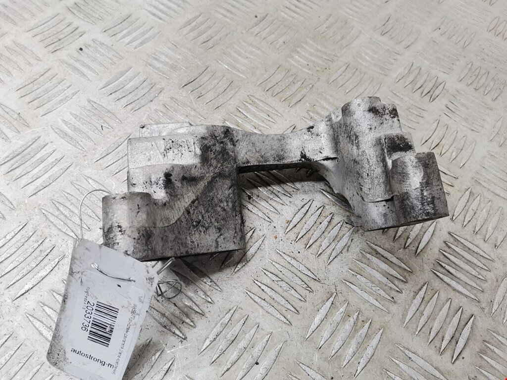 Кронштейн (крепление лапа) двигателя Ford Fiesta 4 арт. 2033736