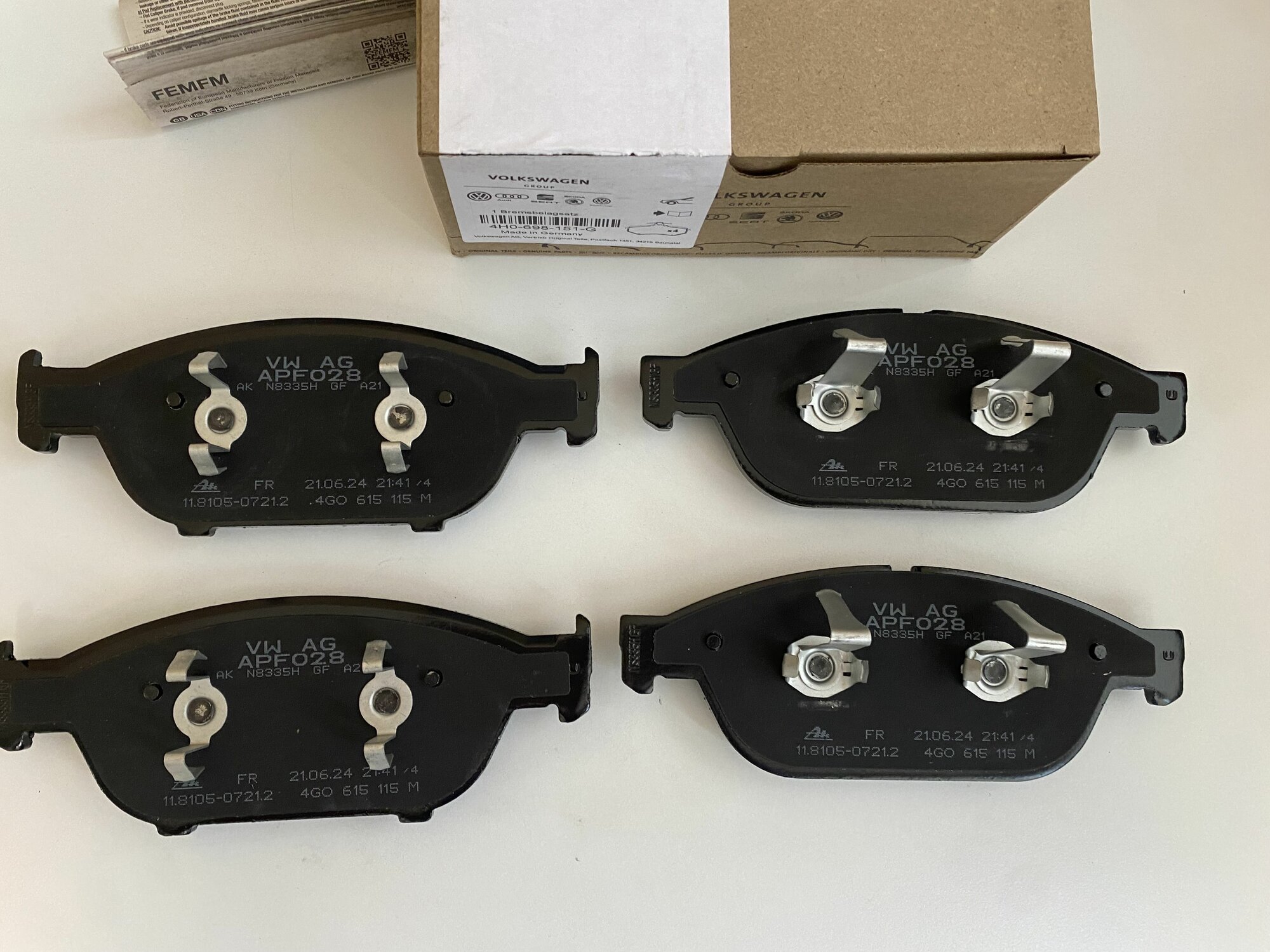 Колодки тормозные передние VAG Ауди Audi A6 A7 A8 4H0698151G