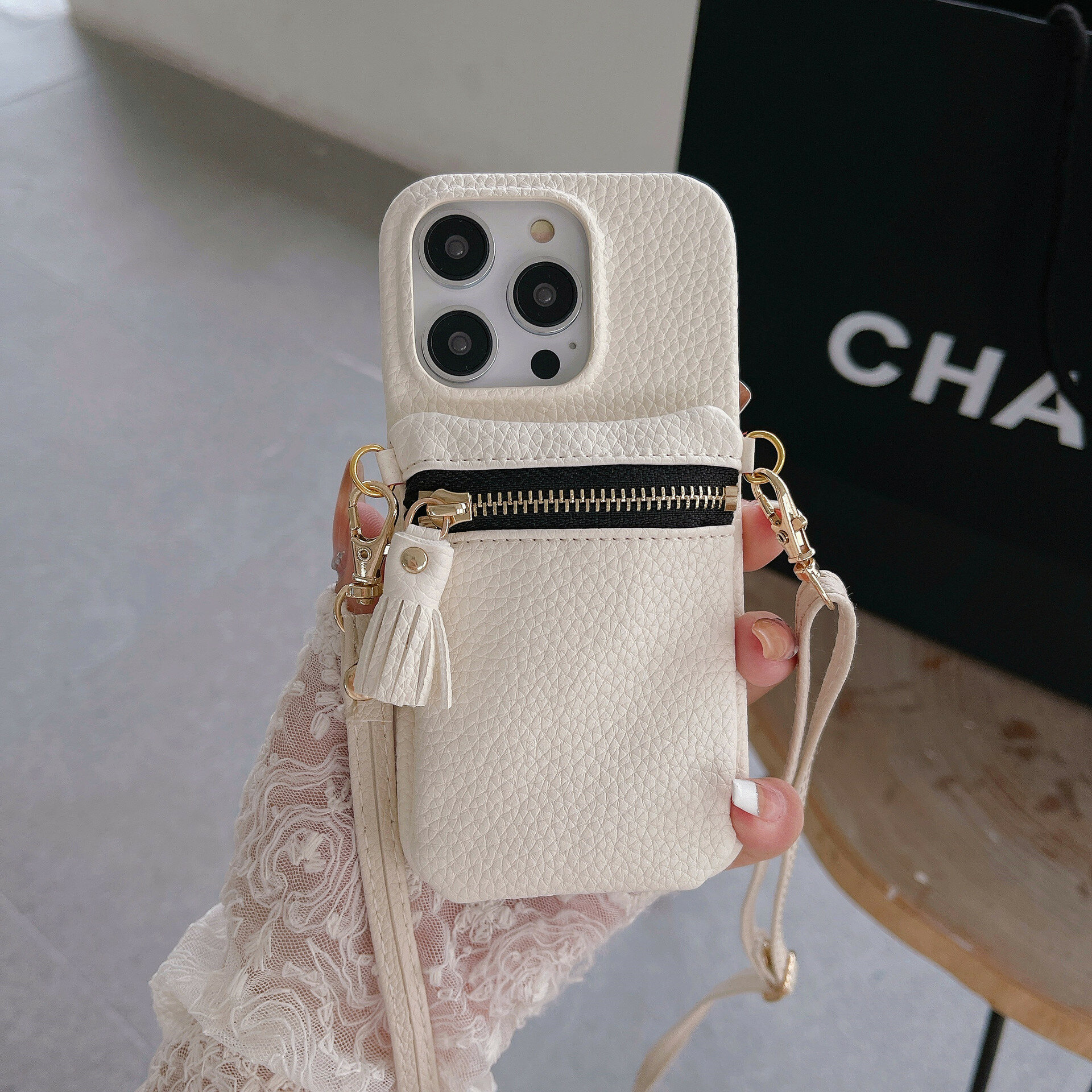 Чехол-сумка suteni 393, для iPhone 12/12 Pro, PU+PC, с кожаной веревкой