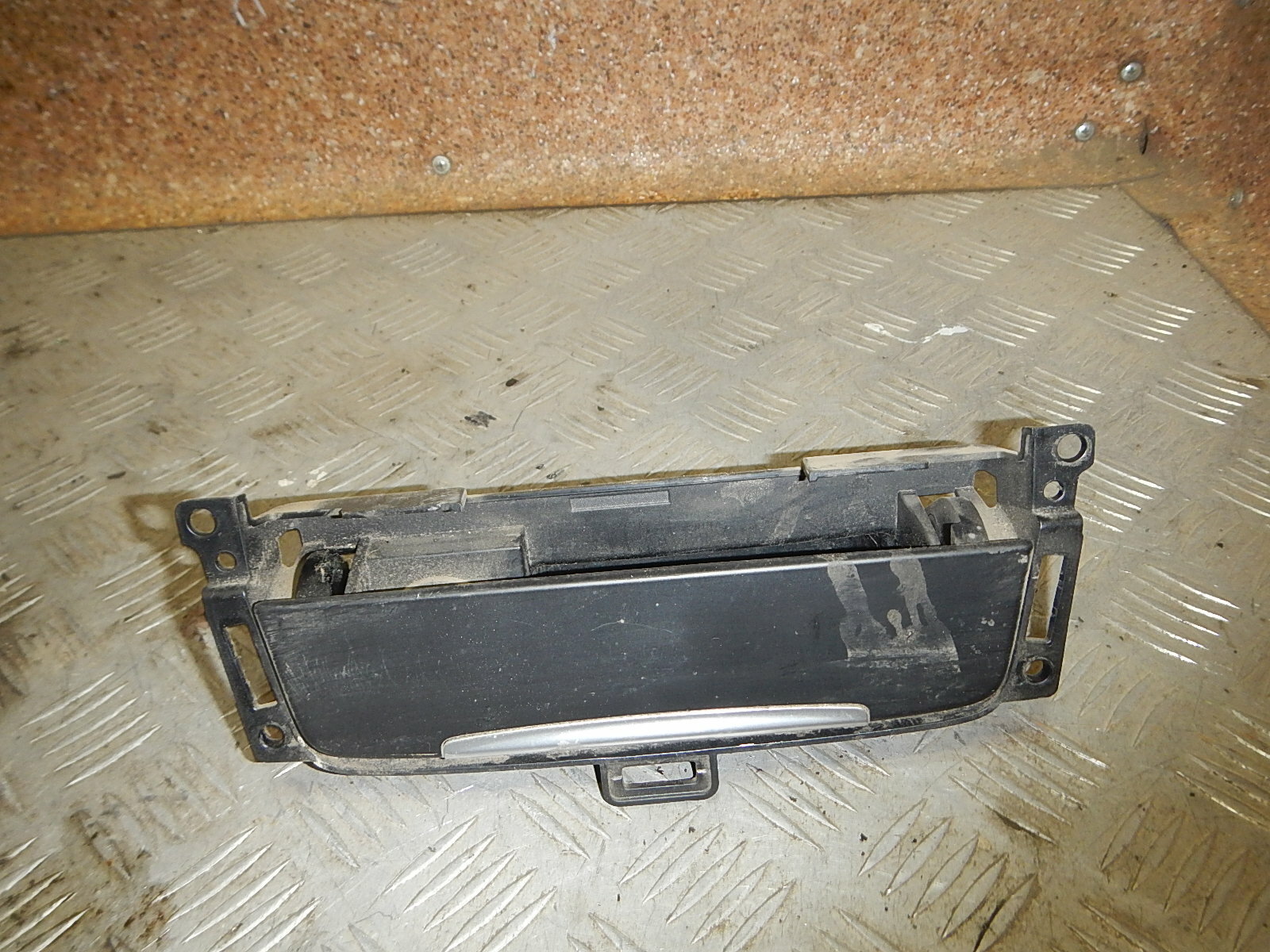 Б/У Пепельница, Ford (Форд)-MONDEO (07-14) FORD MONDEO (07-14) Без видимых повреждений. 598635 FORD арт. BS71A04788BC3YYW
