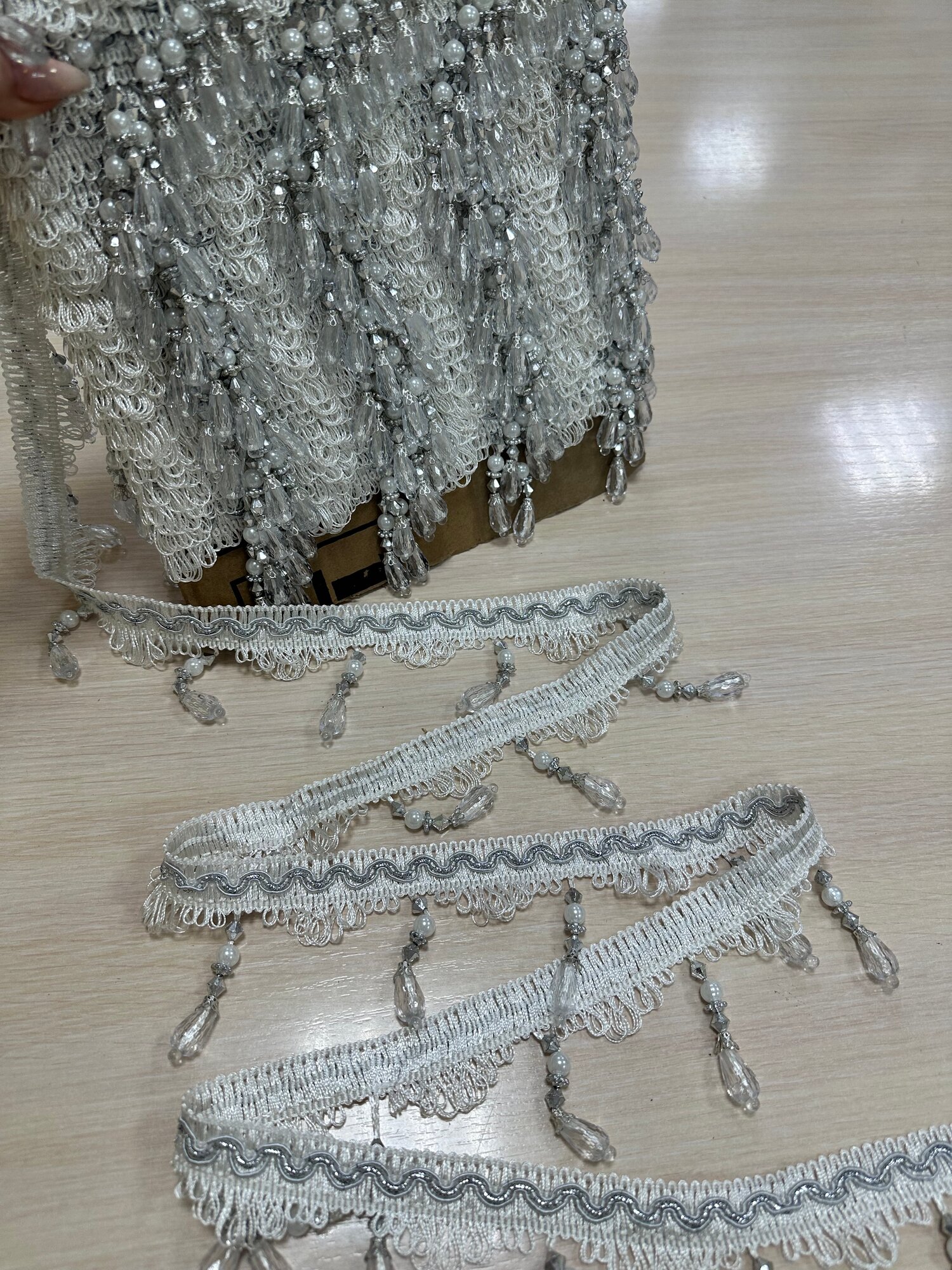 Тесьма бахрома-стеклярус белый, 3м