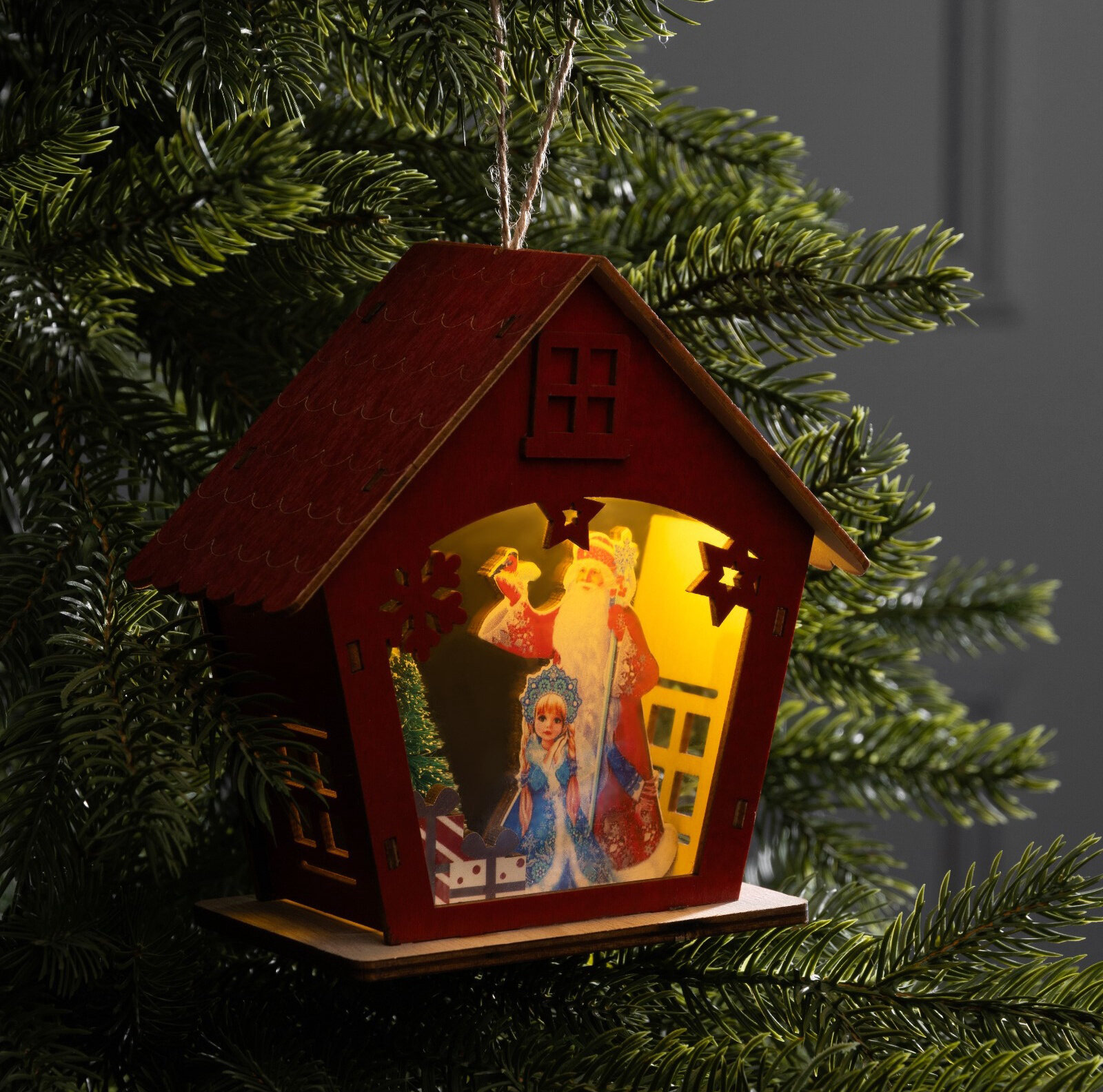 Ёлочная игрушка "Дед Мороз и Снегурочка" от батареек, 16х7х15.5 см, новогодний интерьерный декор, световая фигура, украшение на Новый год, игрушка на ёлку, 1 LED фонарик, свечение тёплое белое