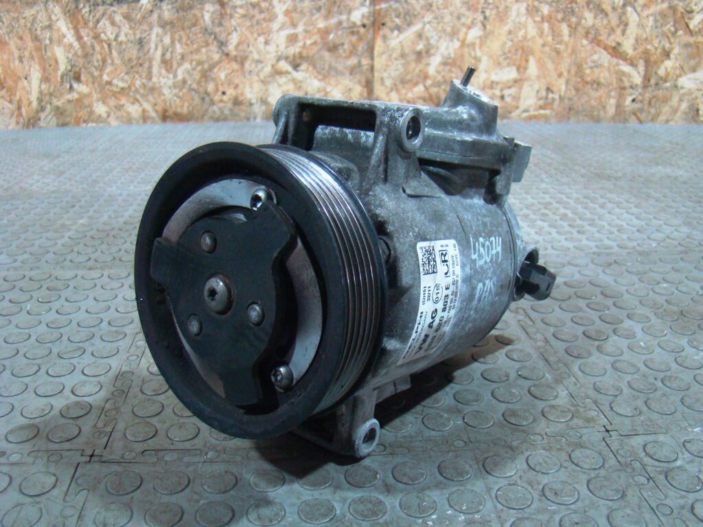 VW Passat B7 Компрессор кондиционера 5N0820803E
