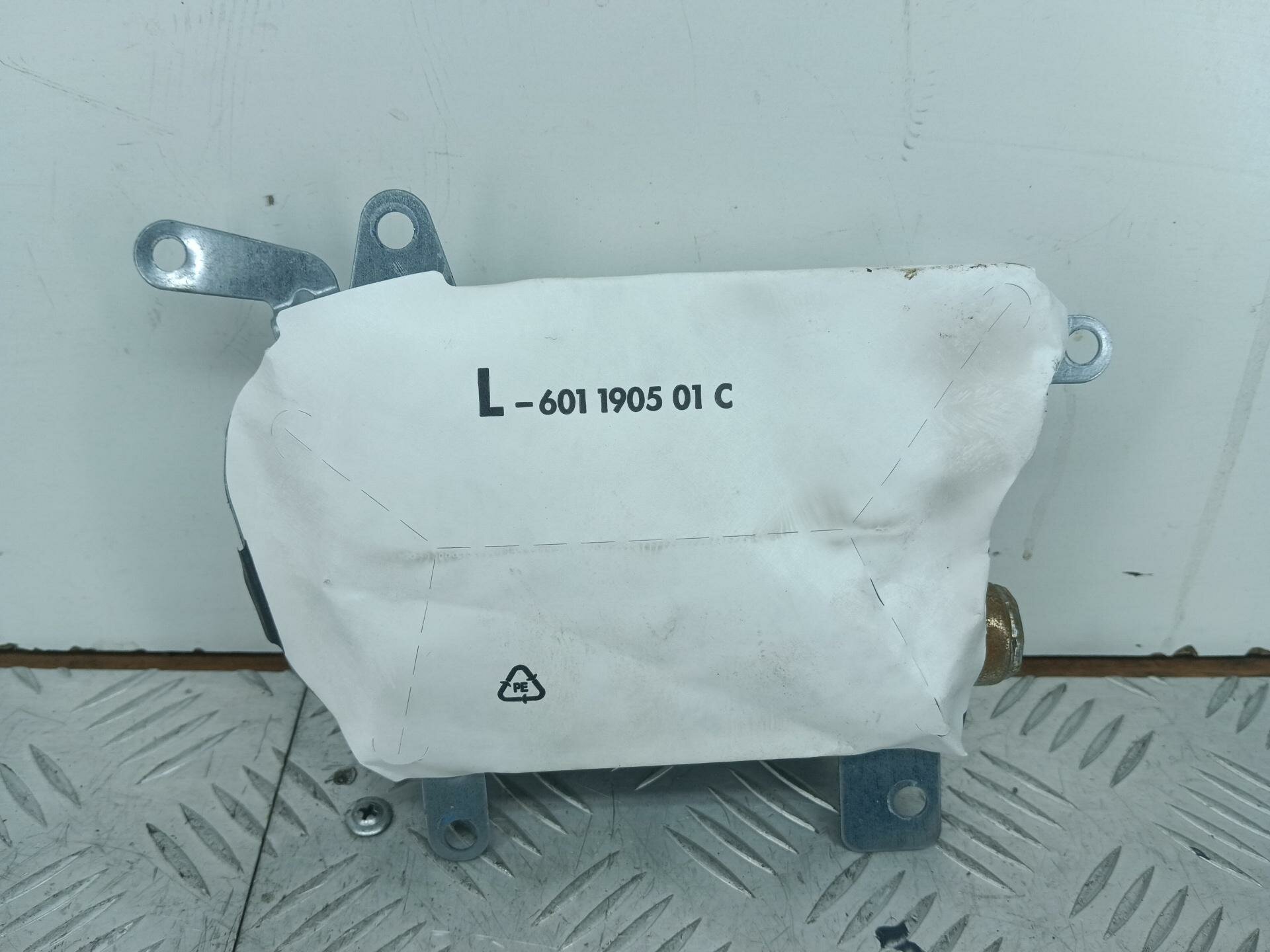 Подушка безопасности пассажира BMW 5 E60/E61 рест. E60 (2007 - 2010) 601190401F