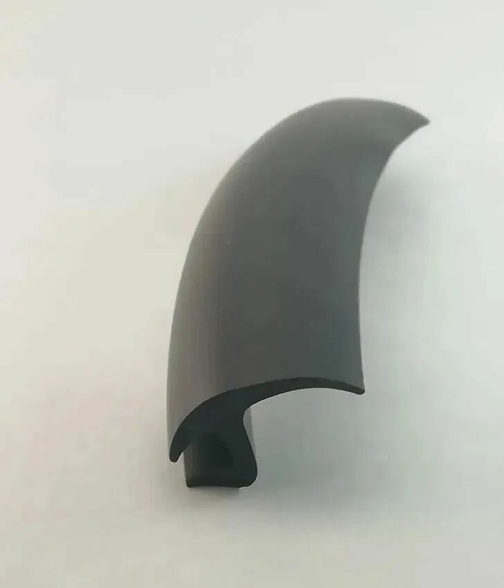 Уплотнитель автомобильный кромки лобового стекла 1.3 м, молдинг для автомобиля универсальный