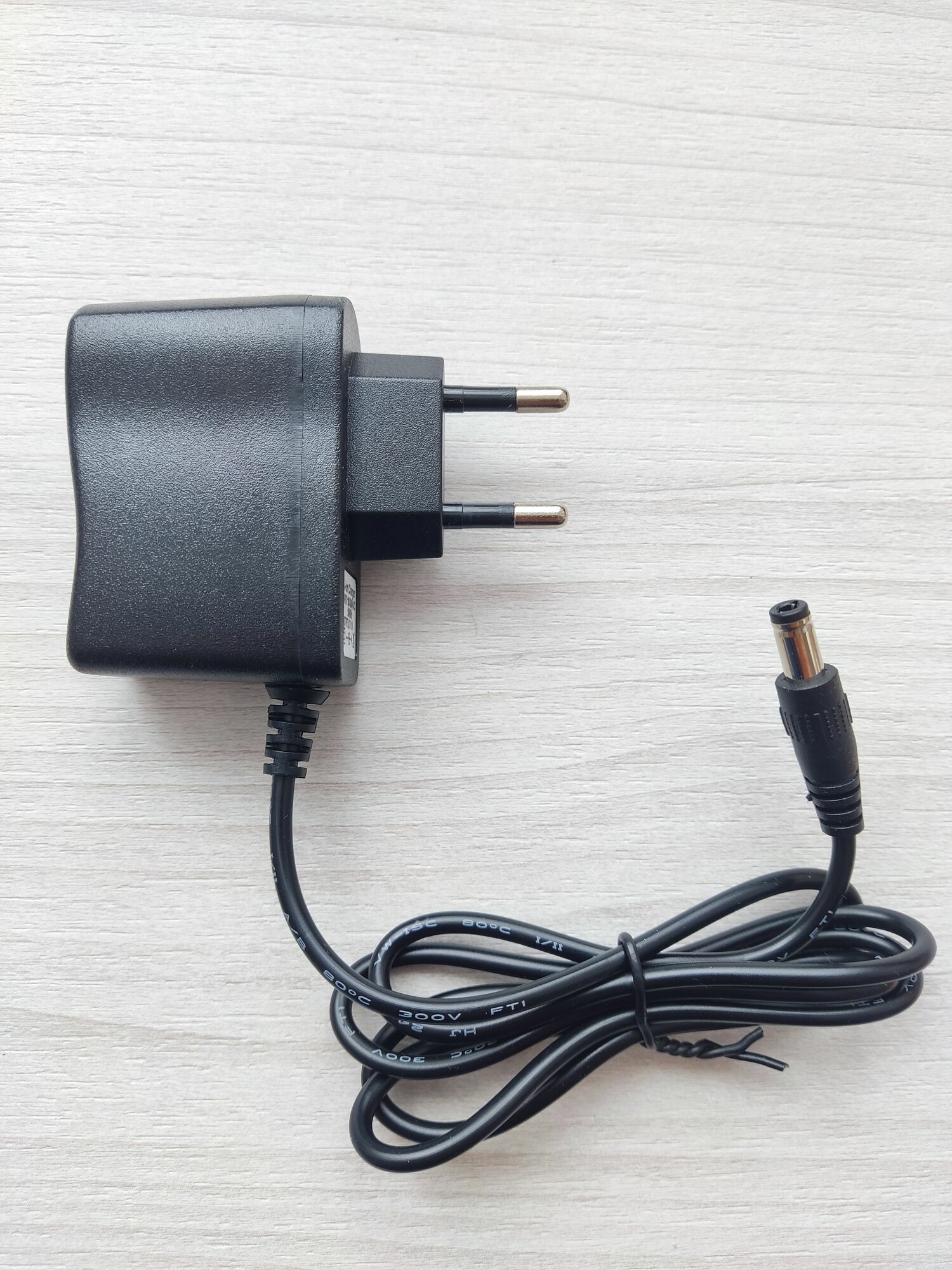 Зарядное устройство 4,2 Вольта 1 Ампер. Адаптер Питания