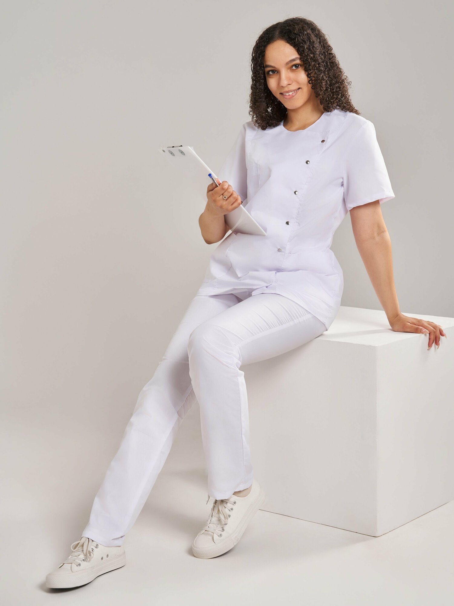 Костюм медицинский женский. Костюм косметолога. Костюм массажиста. Костюм повара.