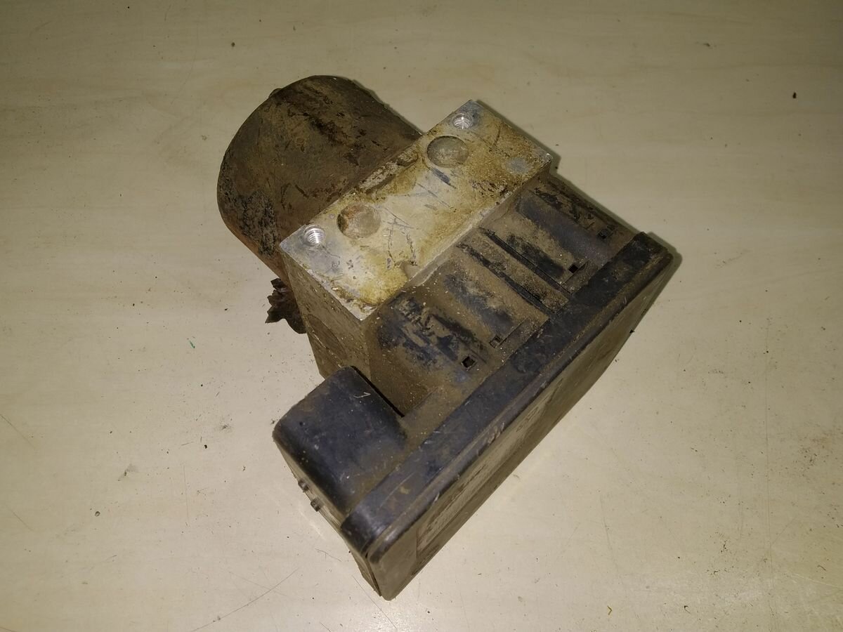 Блок управления ABS Volkswagen Golf 4 SK Octavia 1C0907379J