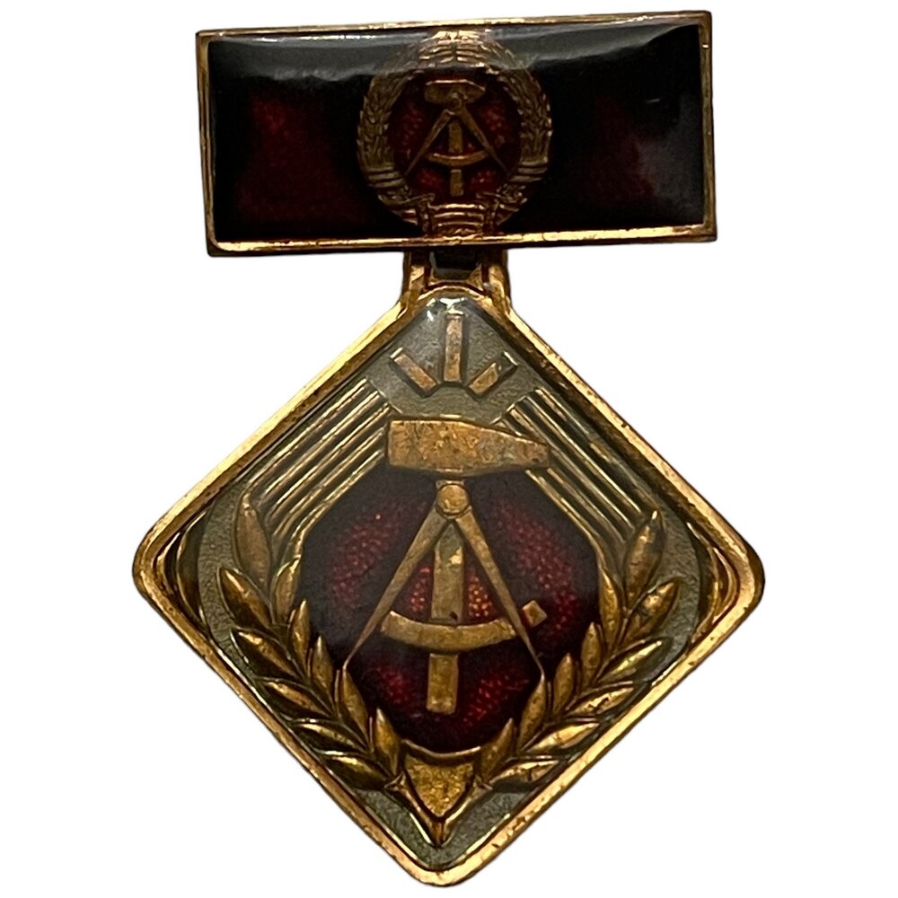 Германия (ГДР), медаль "Активист социалистического труда" 1969-1990 гг. (лакированный в коробке)