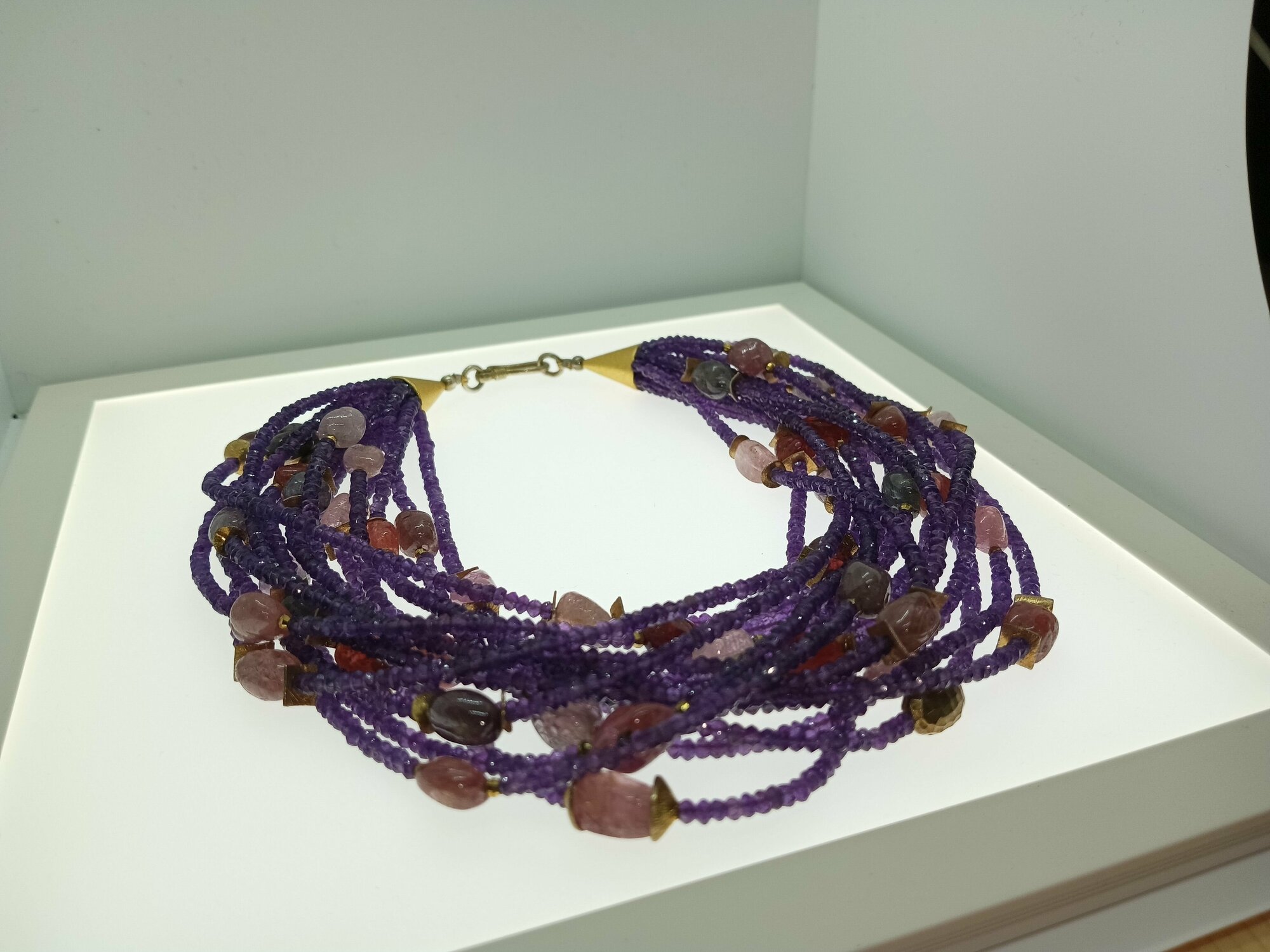 Колье, шпинель, аметист