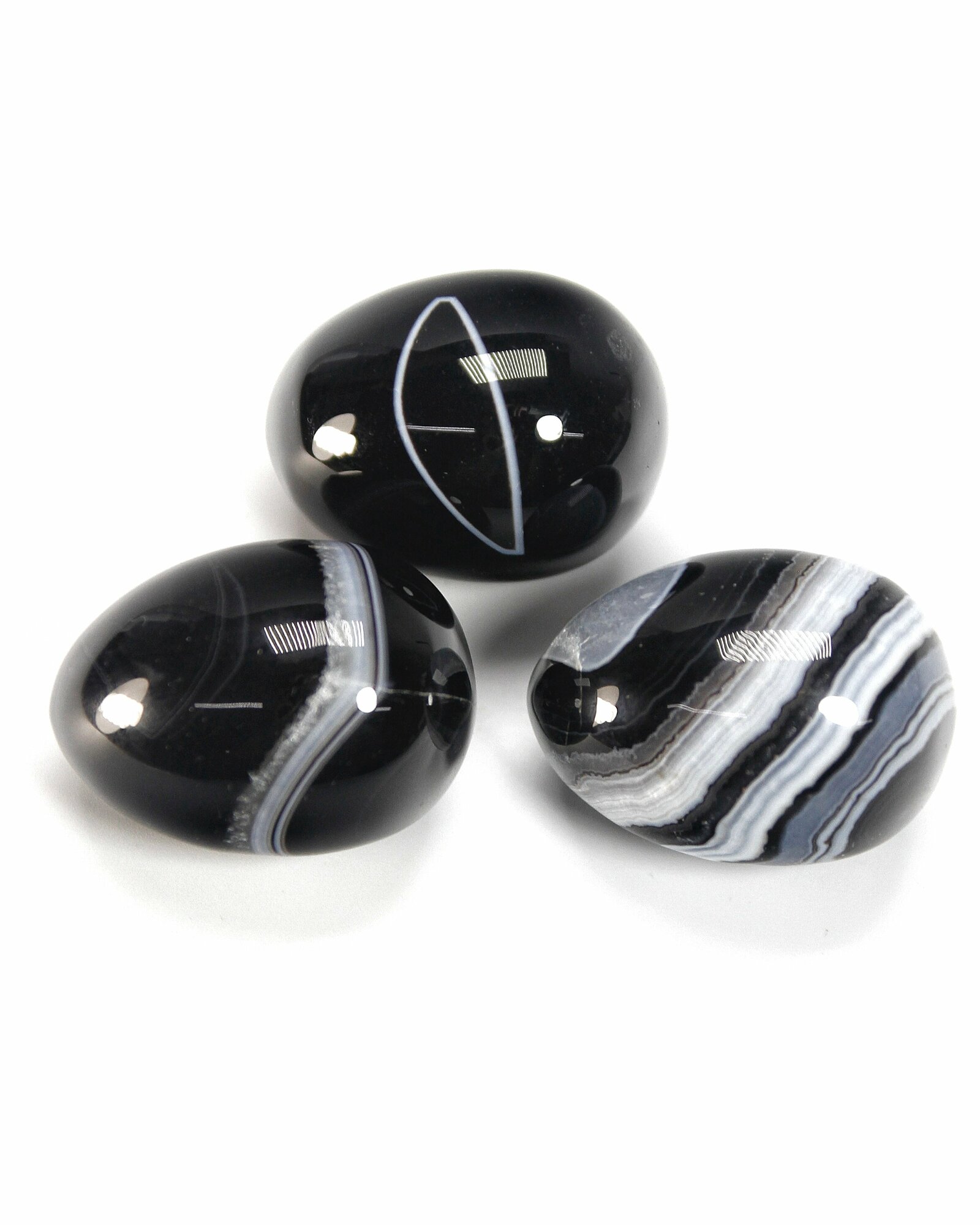 Черный Агат - 4 см, натуральный камень, галтовка, яйцо, 3 шт - для декора, поделок, бижутерии