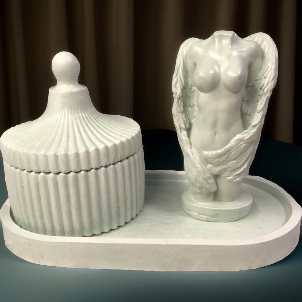 Композиция из гипса для интерьера "Шкатулка и фигура ангела на подставке"