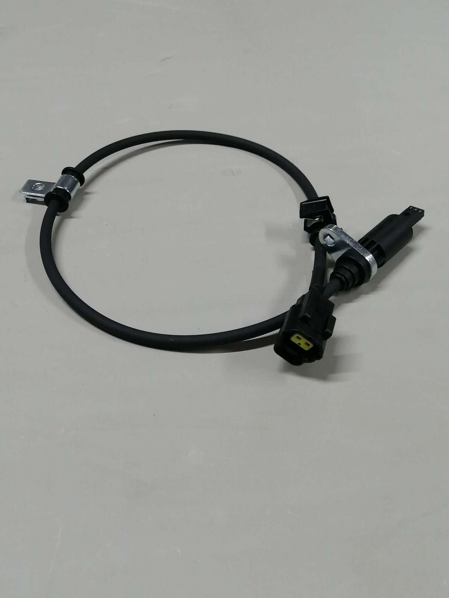 Датчик ABS задний левый Chery Fora [1.8 16V 5MT седан] A213550131