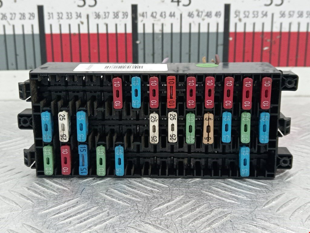 Блок предохранителей Renault Trafic 2 арт. 1864629