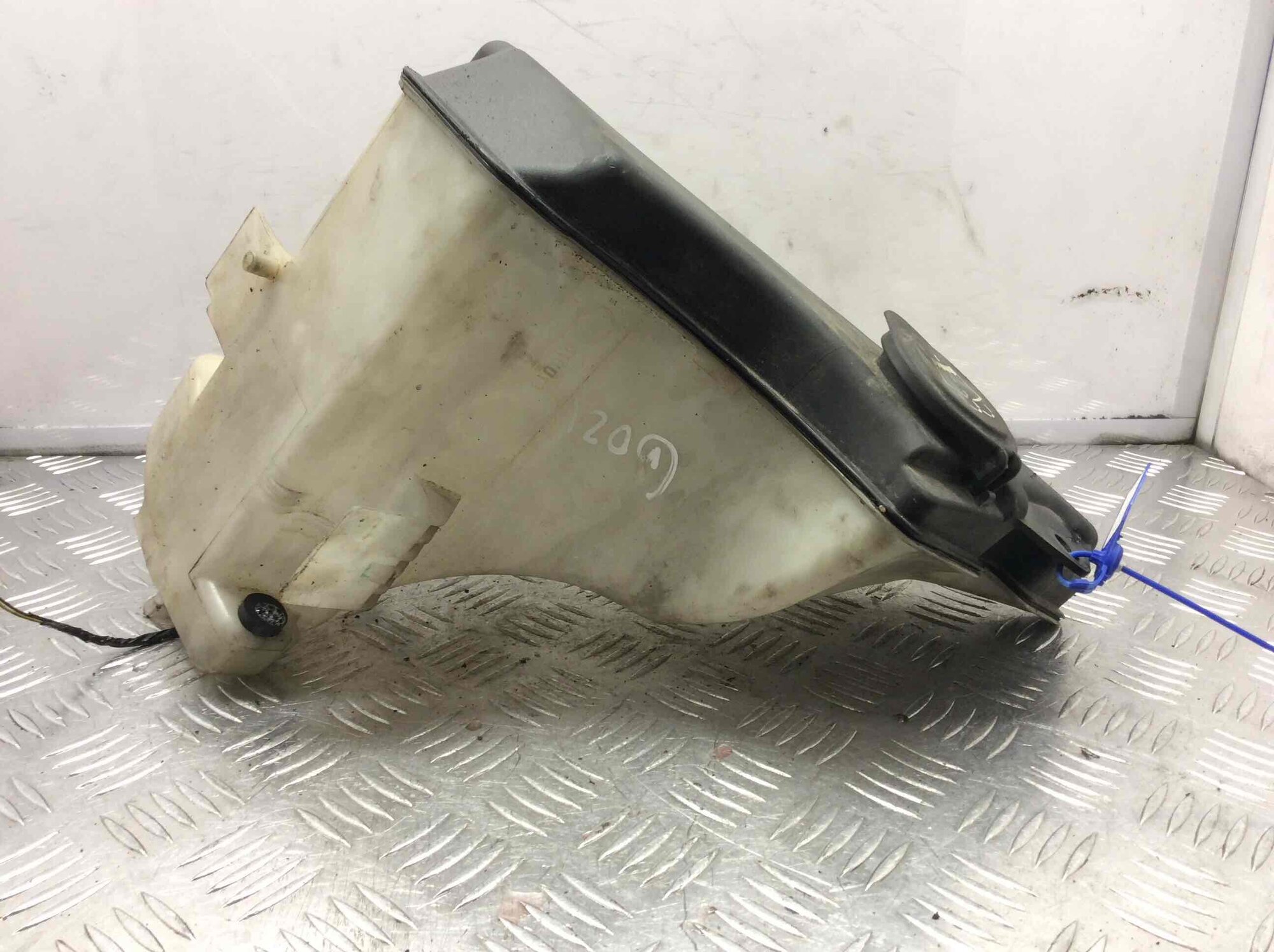 Б/У Бачок омывателя BMW 3-Series 3-Series E46 1998 - 2006 2000 г.