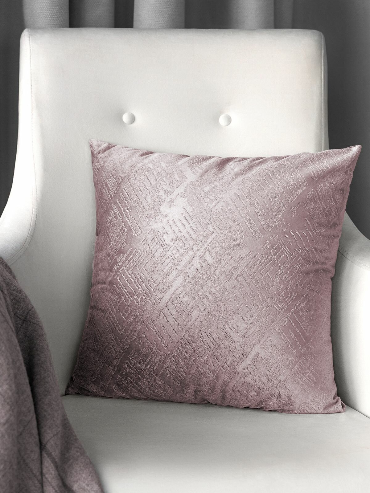 Daily by T Подушка декоративная в подарок "Венуа" в бархатном чехле с тиснением "декоративная в подарок штукатурка", 40x40