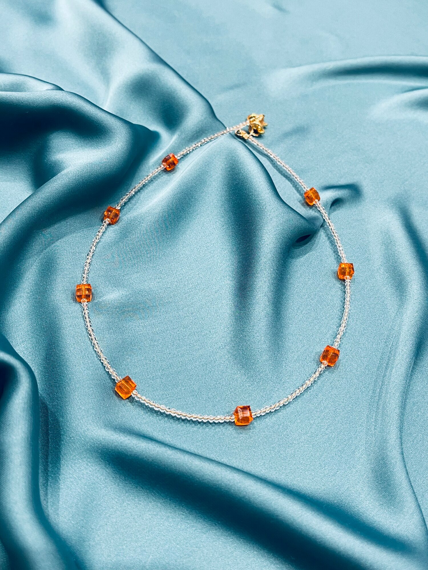 Чокер, акрил, стекло