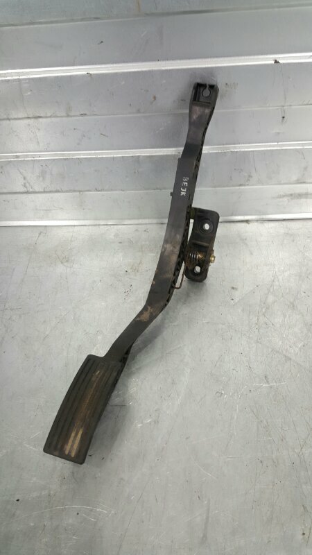 Педаль газа Hyundai Trajet FO G4GC 1999-2008 3272136000