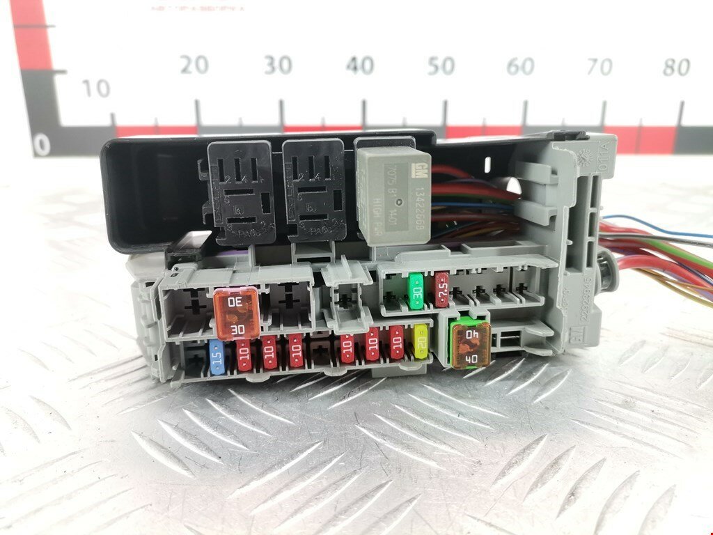 Блок предохранителей Chevrolet Equinox 3 84303833 арт. 1409195