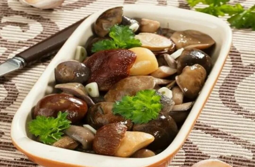 Грибы ассорти (белые, красноголовики, маслята) маринованные 0.5л.