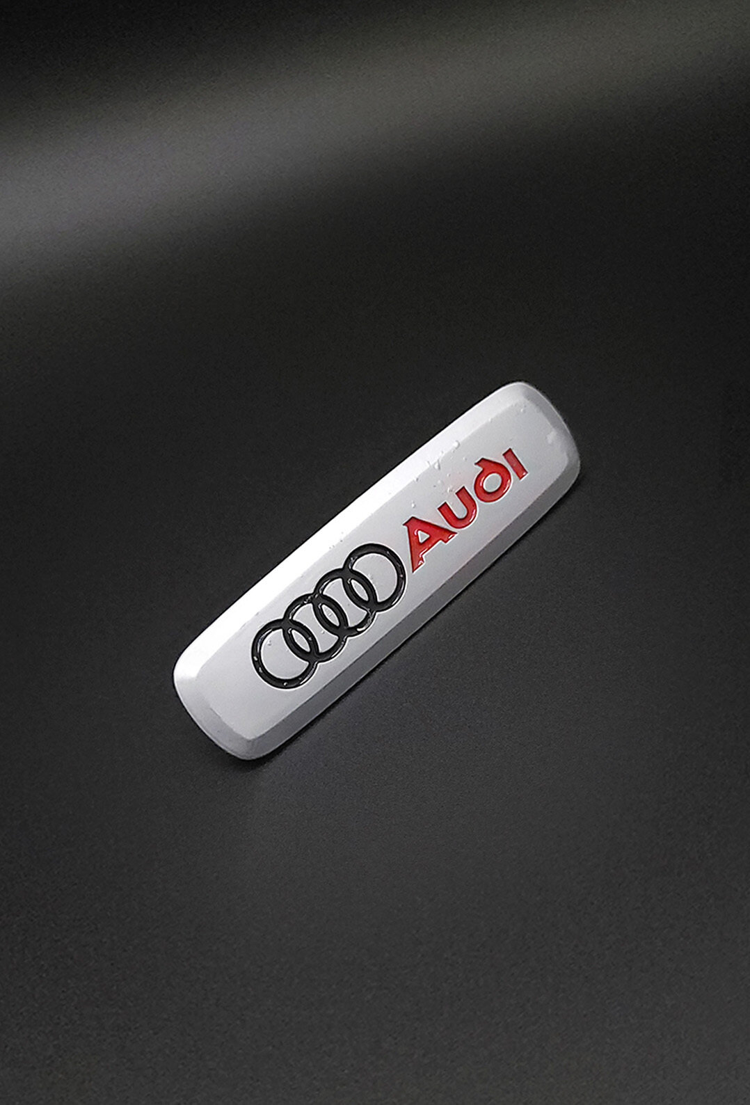 Шильдик (логотип) Audi металлический для автоковриков