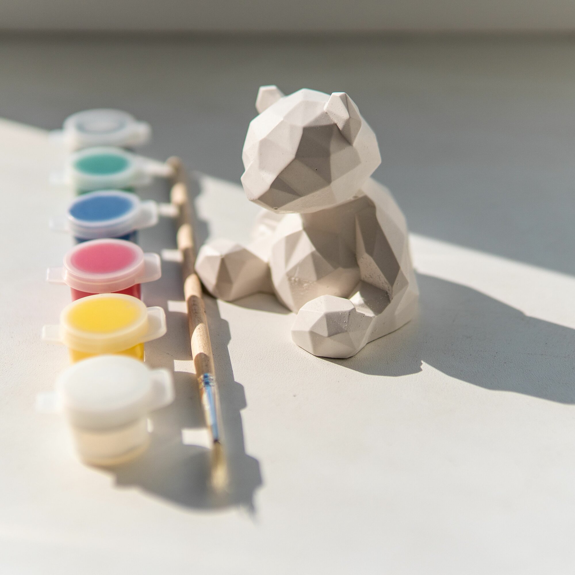 Статуэтка "Медвежонок", гипс, ручная работа, 5.6x5.7x6.1 см, цвет белый с красками