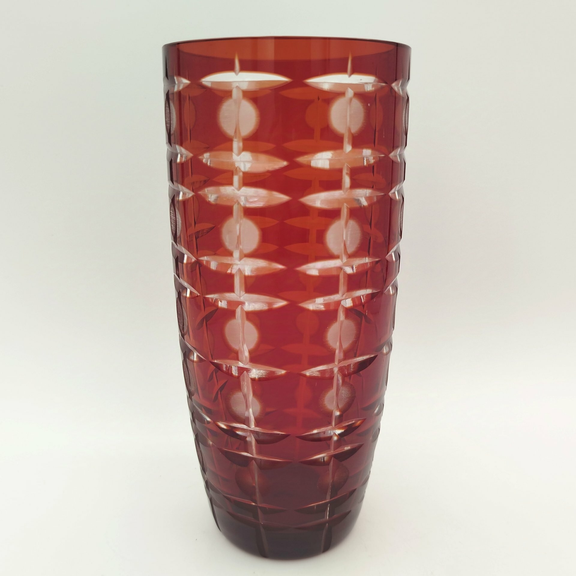 Ваза «Подарочная» темно-красного цвета с геометрическим декором