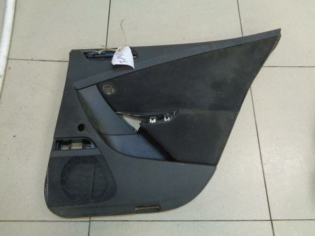 Обшивка двери задней правой от Volkswagen Passat B6 2005-2010