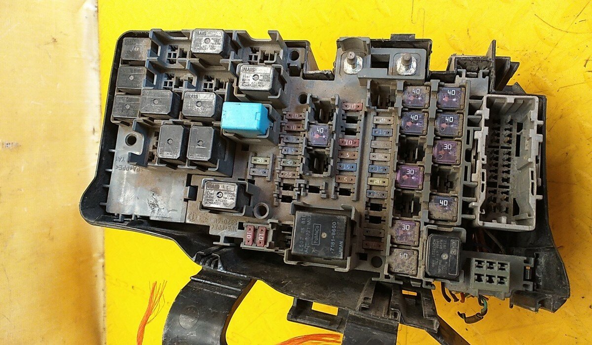 Блок предохранителей 6 (GH) Mazda 591940YA1