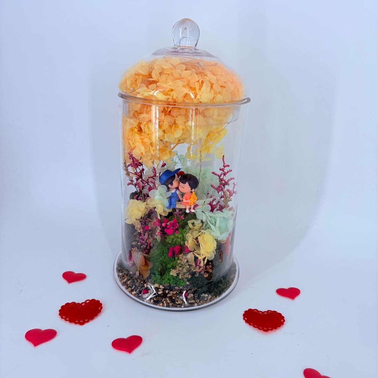 Колба стекло, флорариум со стабилизированными цветами и подсветкой, декор для дома c сувениром "Влюблённая парочка". Подарок на 14 февраля