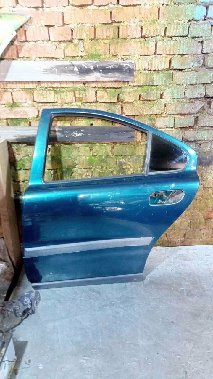 Дверь задняя левая Volvo S60 (2000 - 2004)