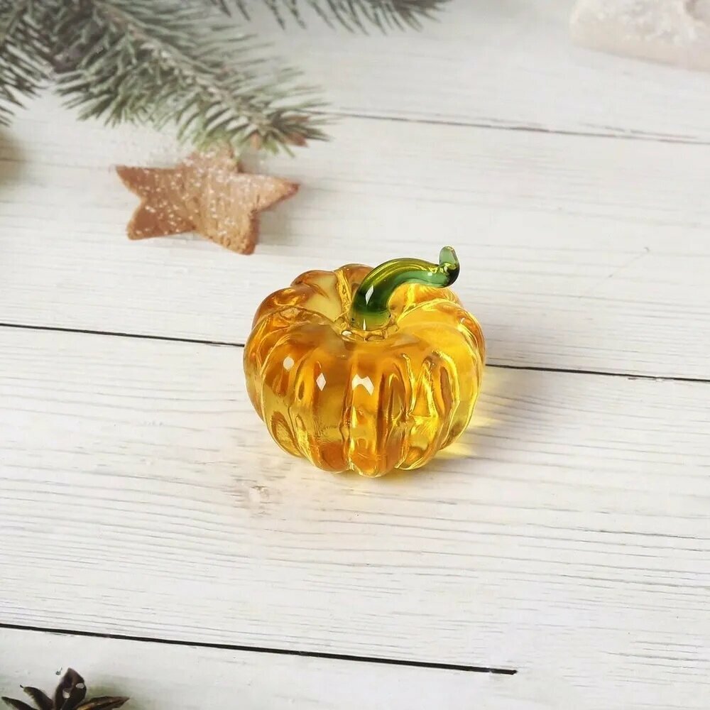 Хрустальные статуэтки Размеры кристальных статуэток составляют 45x45 миллиметра.