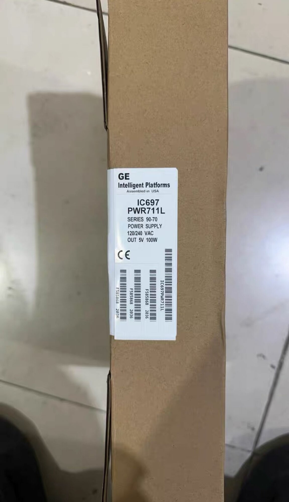 Модуль GE Fanuc IC697PWR711L