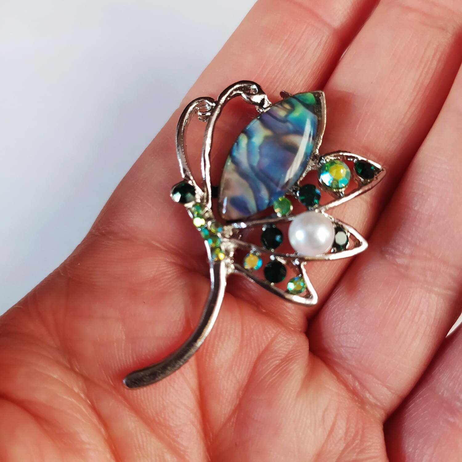 Брошь, стразы, эпоксидная смола