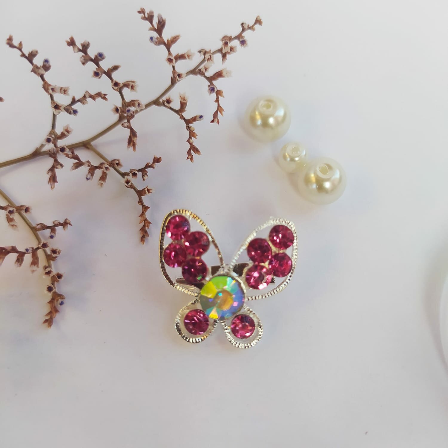 Брошь, стразы