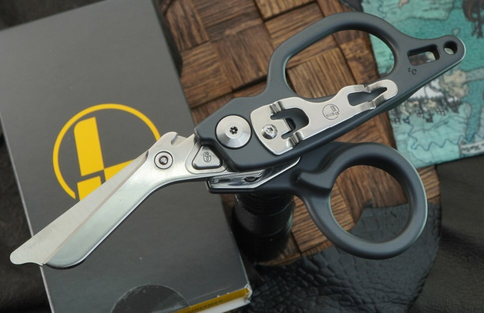 Мультитул Leatherman Raptor Response Cement — фото 1