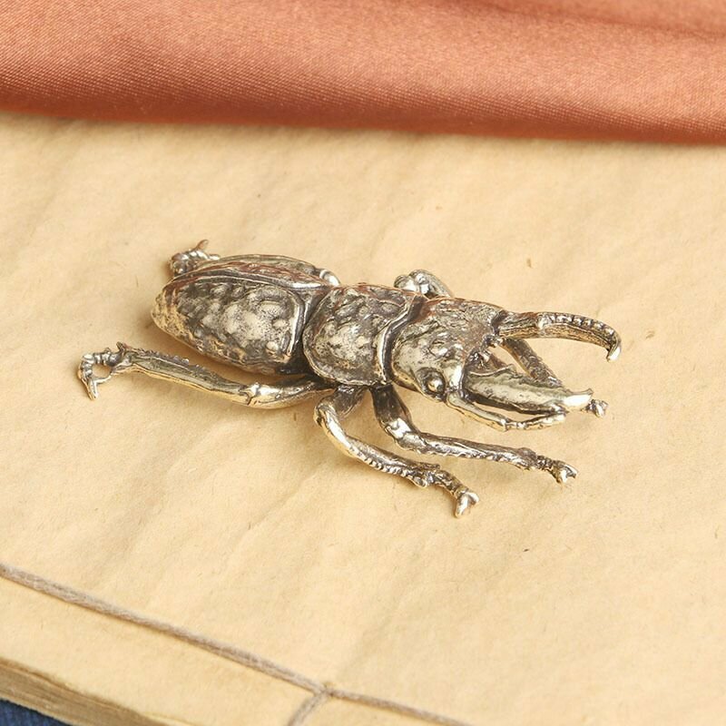 Статуэтка Жук-Олень, Бронза (Китай), 5,7*2,4 см.