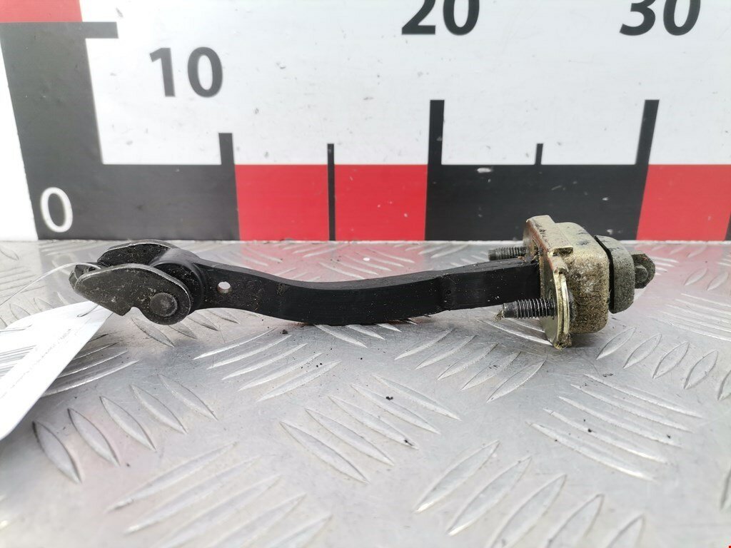 Ограничитель открывания двери передней Ford Focus 1 XS4AA23500BA арт. 1754746