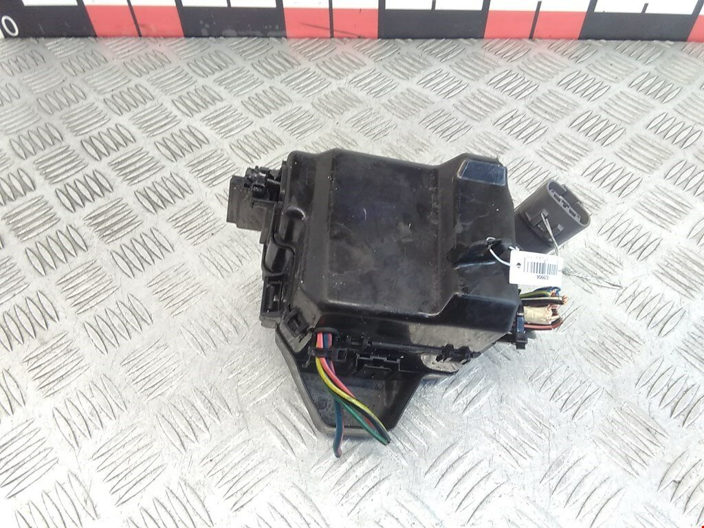 Блок предохранителей Mazda 2 DY DD1066760A арт. 829906