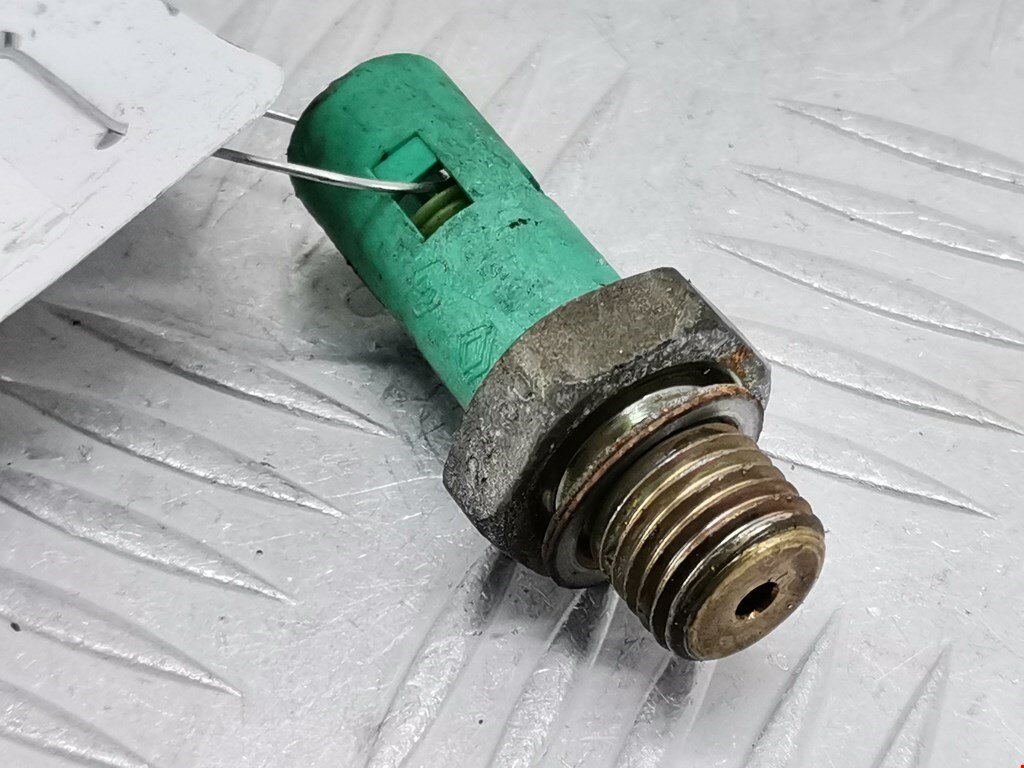 Датчик давления масла Renault Scenic 1 8200671286 арт. 1601521