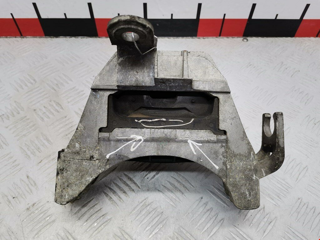 Подушка (опора) крепления двигателя Opel Astra J 13479257 арт. 648638