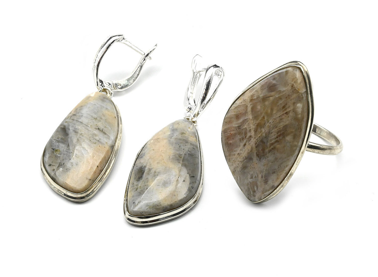 Комплект бижутерии: кольцо, серьги, гелиодор