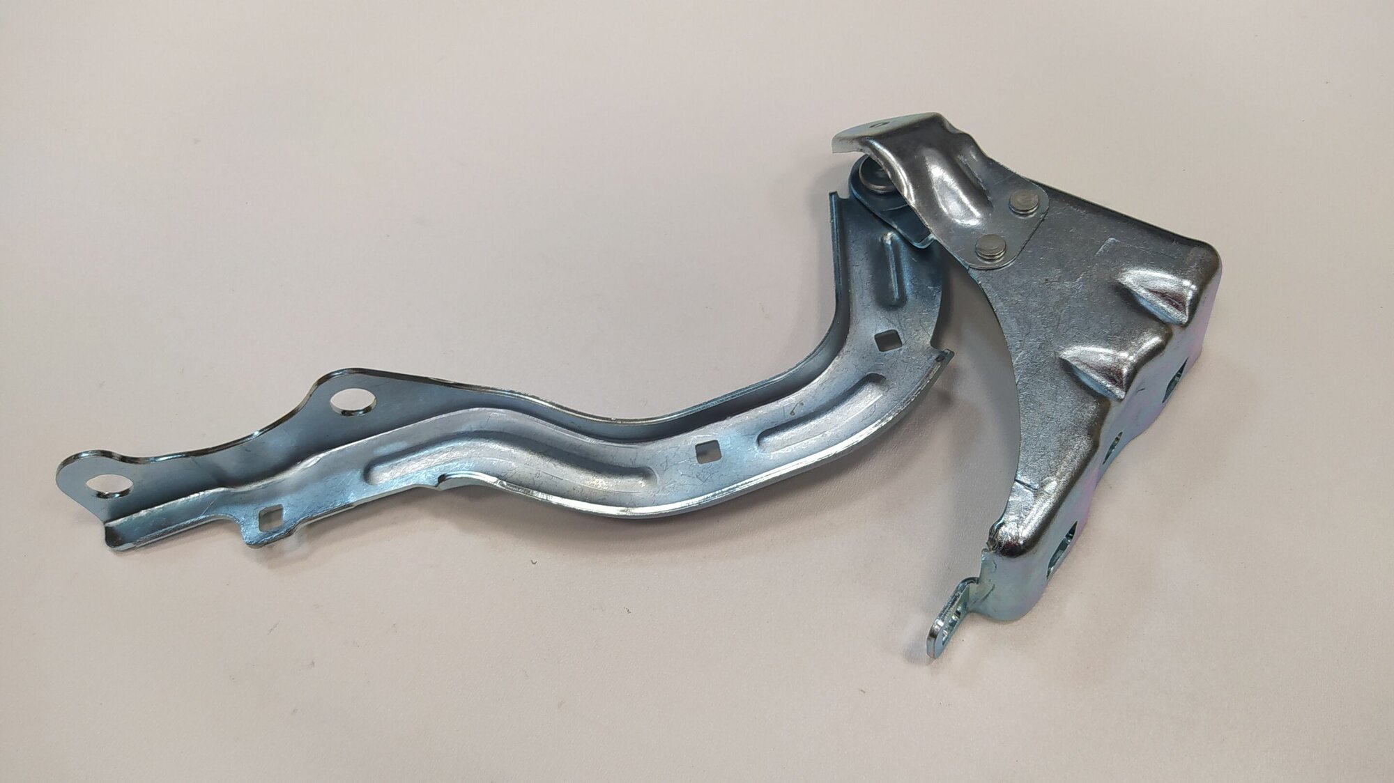 Петля капота правая Geely Coolray [1.5 12V 7AMT внедорожник] 5032037500