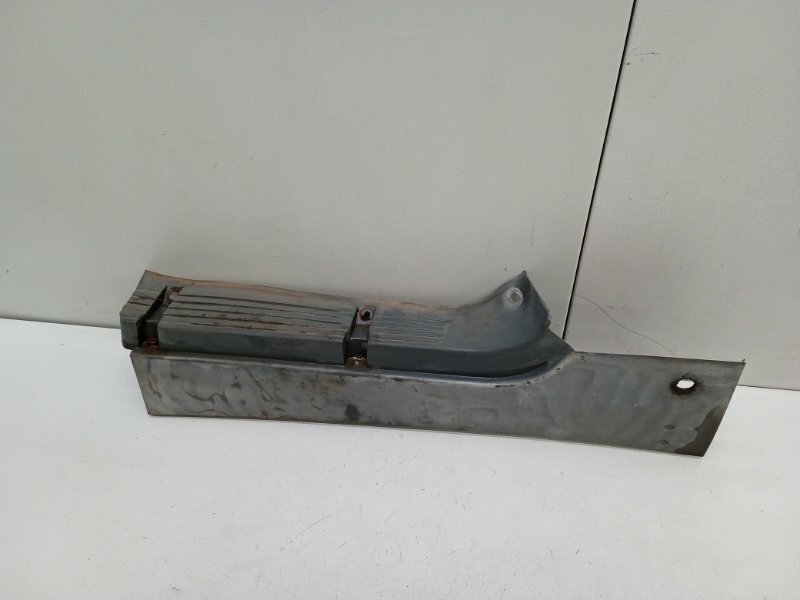 Б/У Газ Газель 3221 Накладка порога Газ Газель 3221 2004 Лев. 138389 GAZ арт. 27055401623