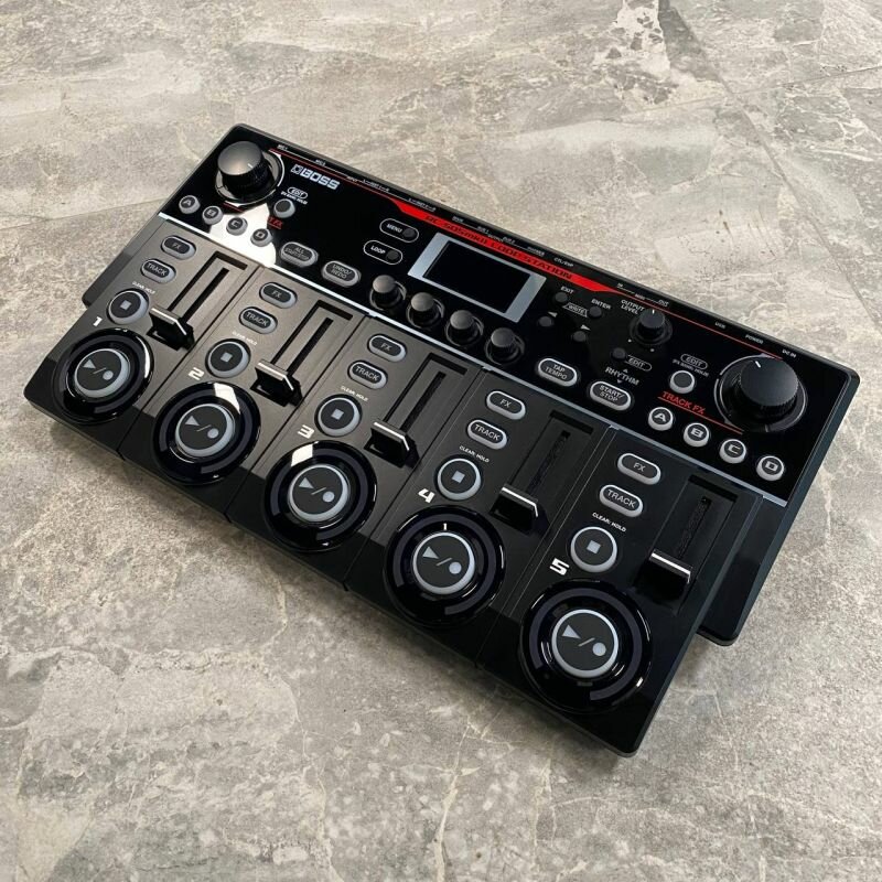 Сэмплёр Boss RC-505 MKII black, портативный, цифровой усилитель, встроенные эффекты
