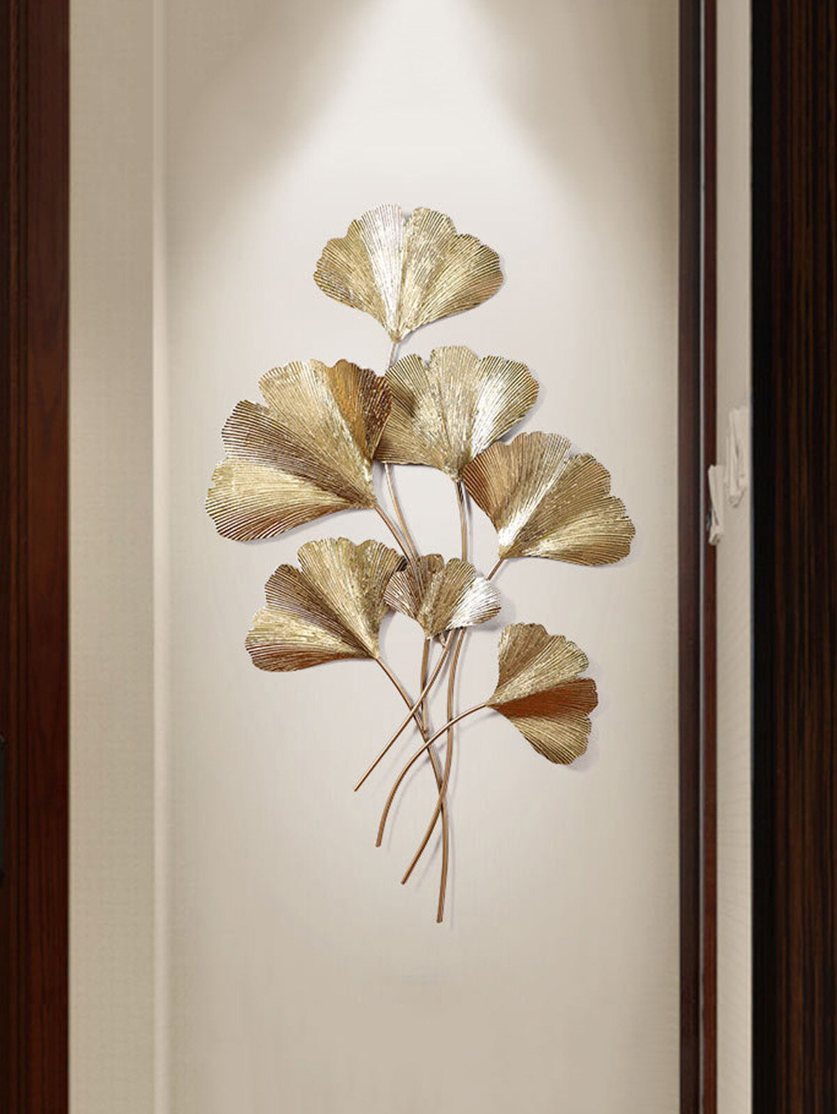 Панно на стену декоративное интерьерное металлическое "Гинкго уходит"