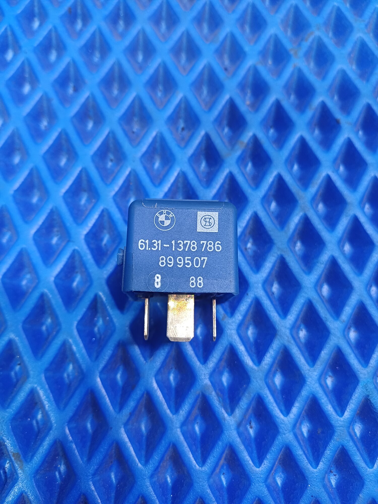 Реле 5-ти контактное BMW 5-series E34 7-series E32