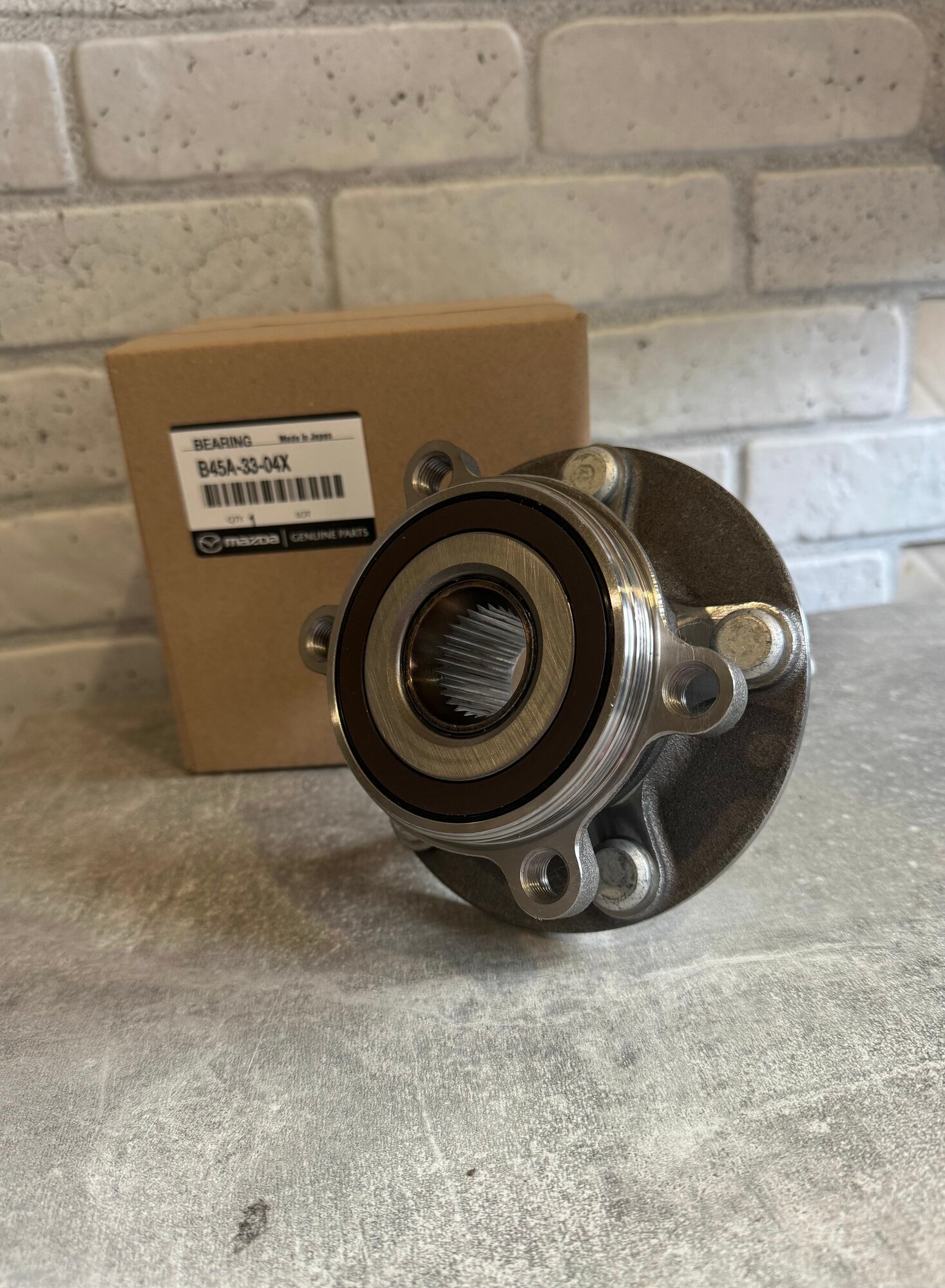 B45A3304X Оригинальная ступица Mazda